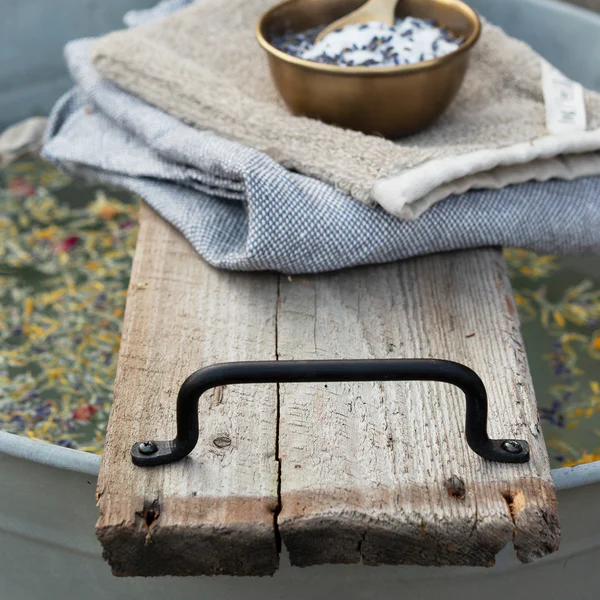 Iron Handle – Peter Fields